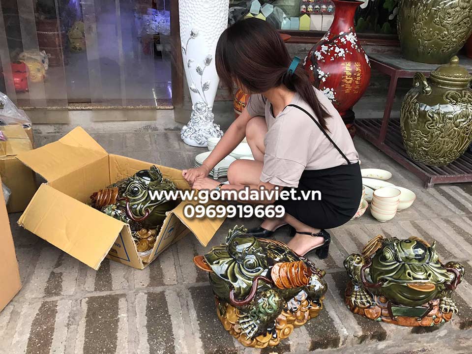 Cách đặt ông cóc ở ban thần tài, thờ ông cóc như thế nào